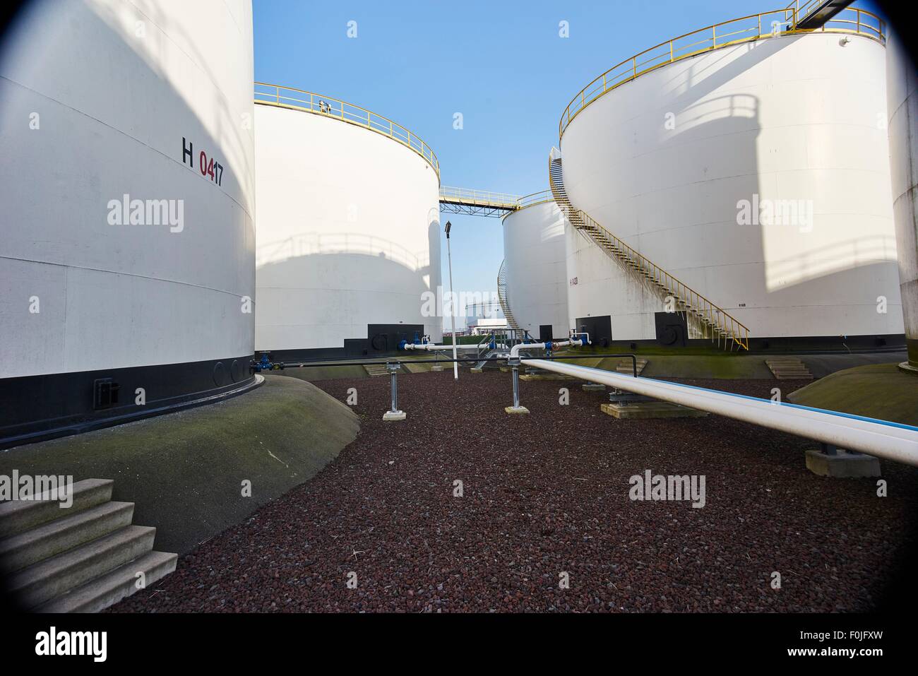 Containers Oil Gas High Resolution Stock Photography and Images - Alamy