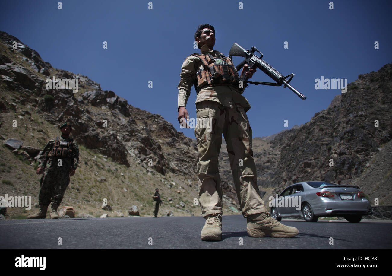 Kabul, Afghanistan. 17th Aug, 2015. Afghan national army soldiers stand ...