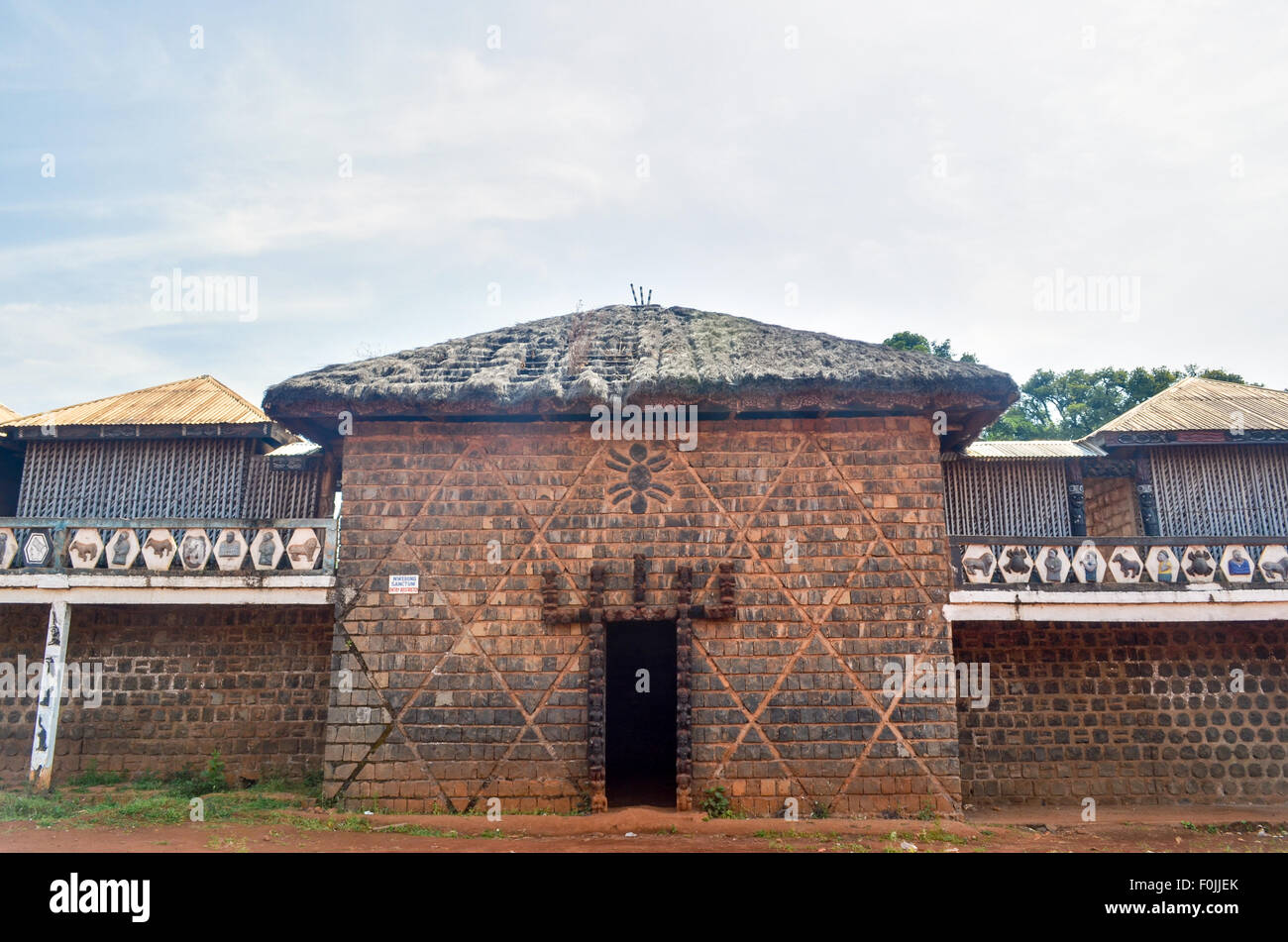 Wooden carvings at a Fon palace (traditional kingdom) in Kumbo ...