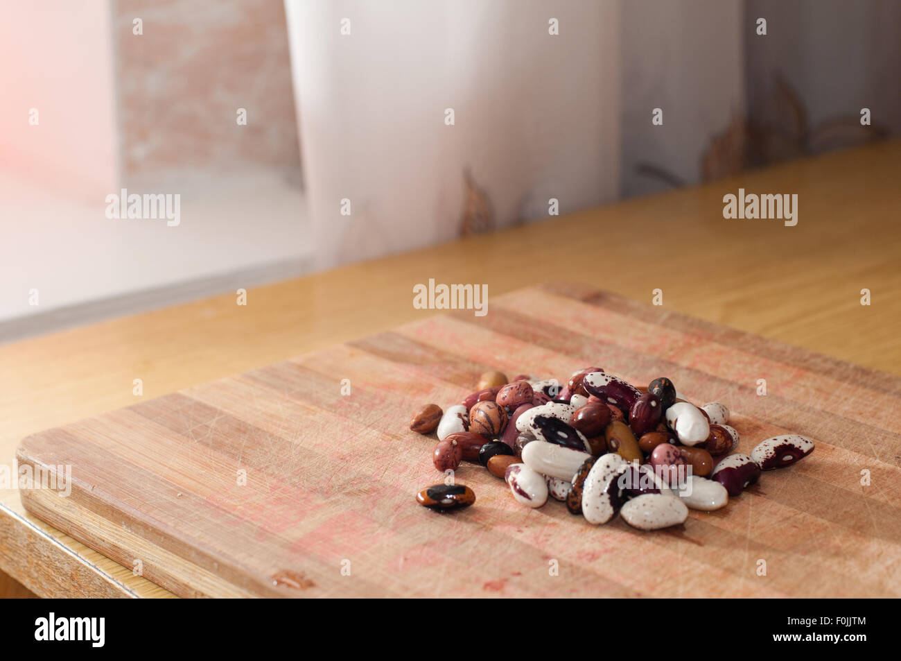 Young couple sit together look hi-res stock photography and images - Alamy