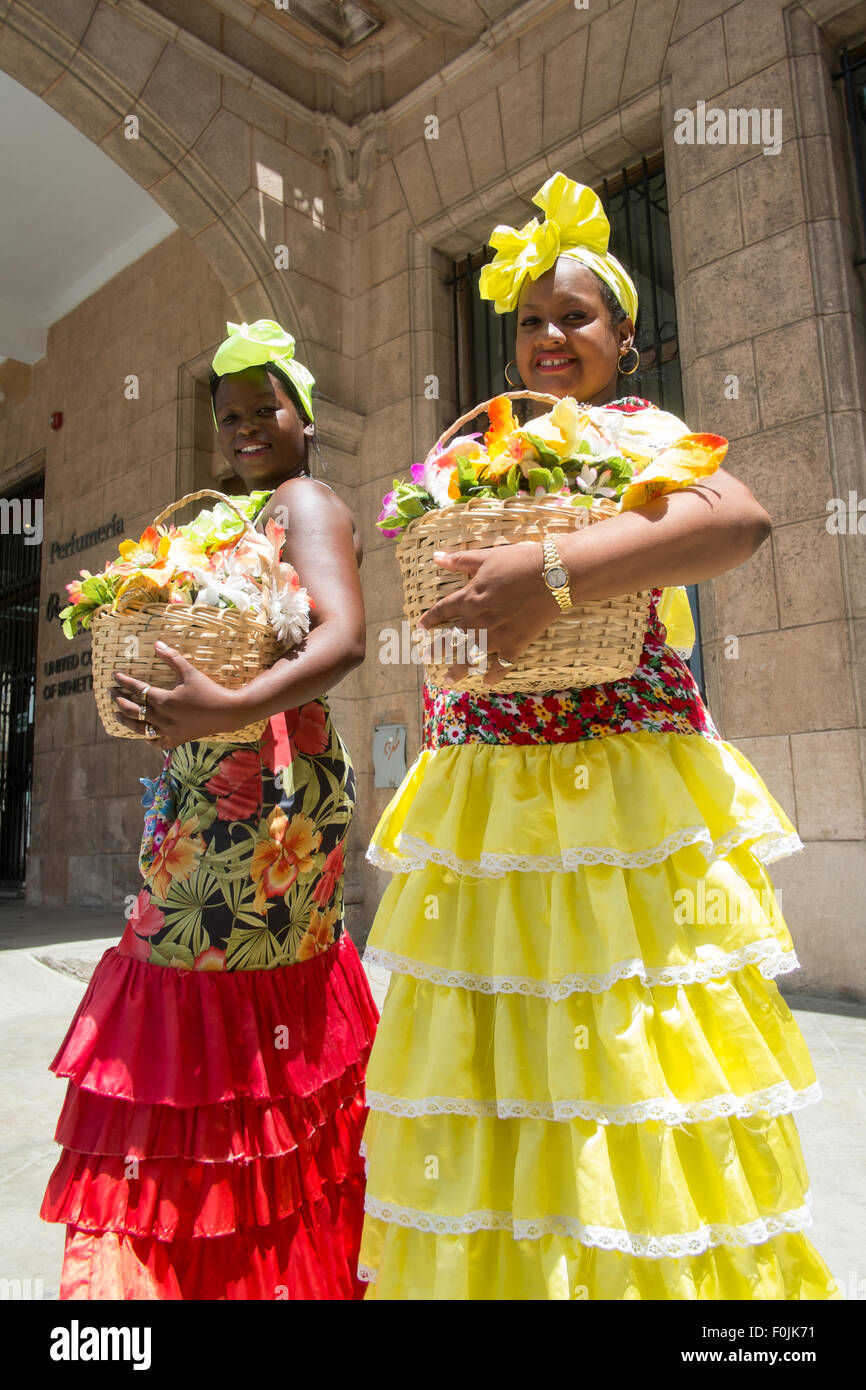 Dancers in local costume in Havana, Cuba Stock Photo - Alamy