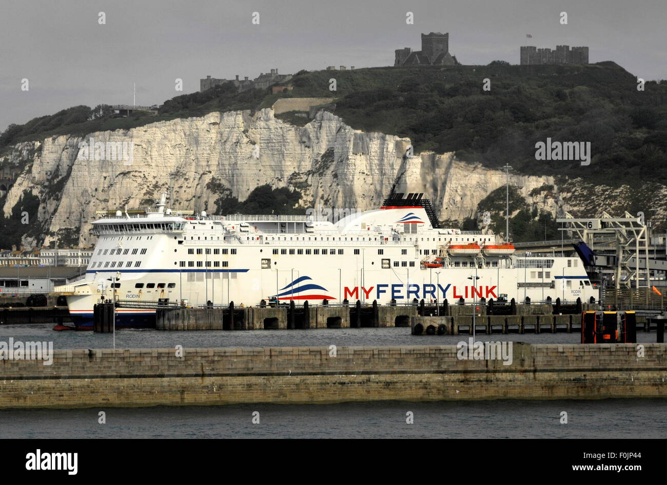 Dover castle sea hi-res stock photography and images - Alamy
