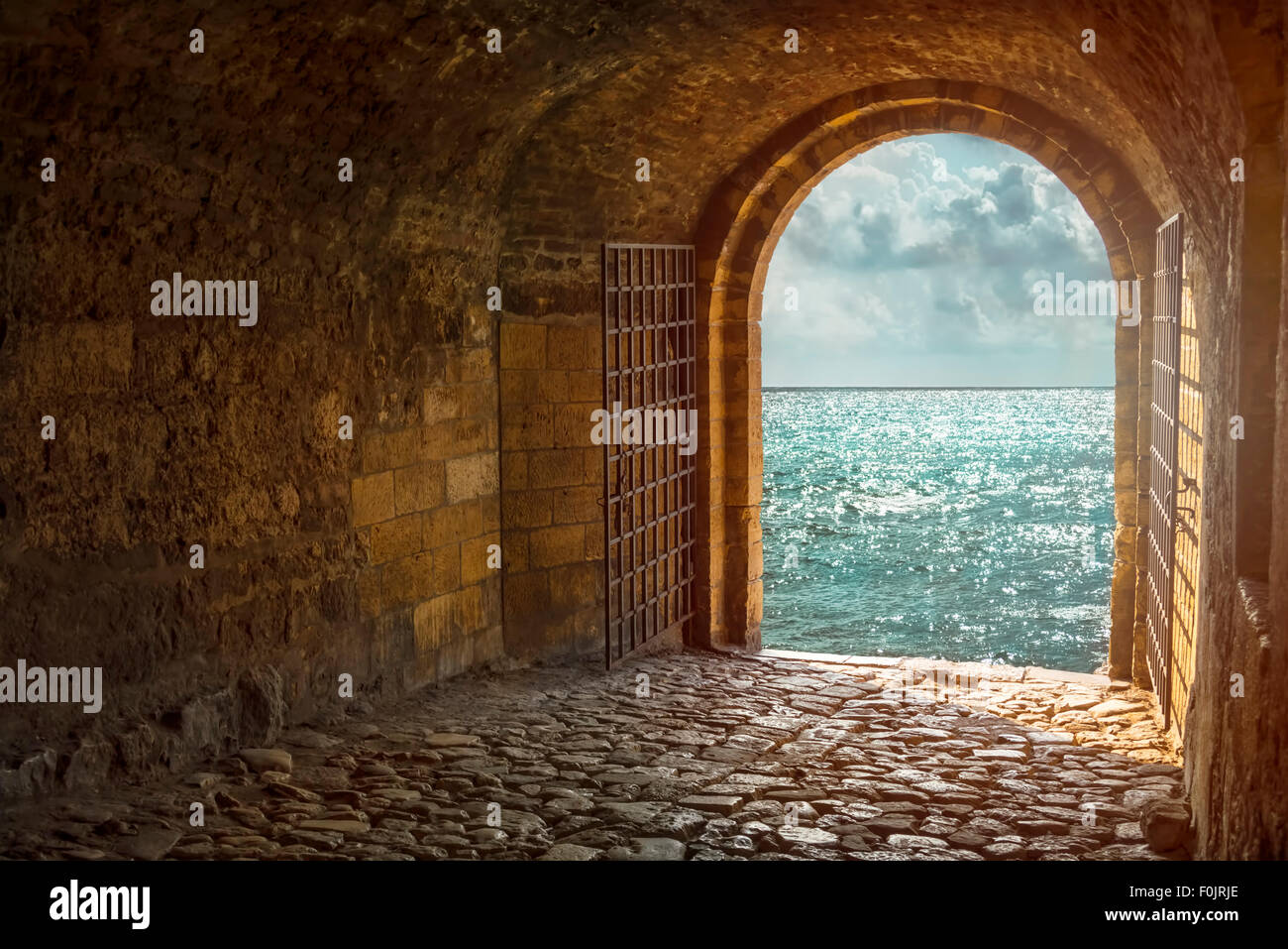 Arched passage hi-res stock photography and images - Alamy