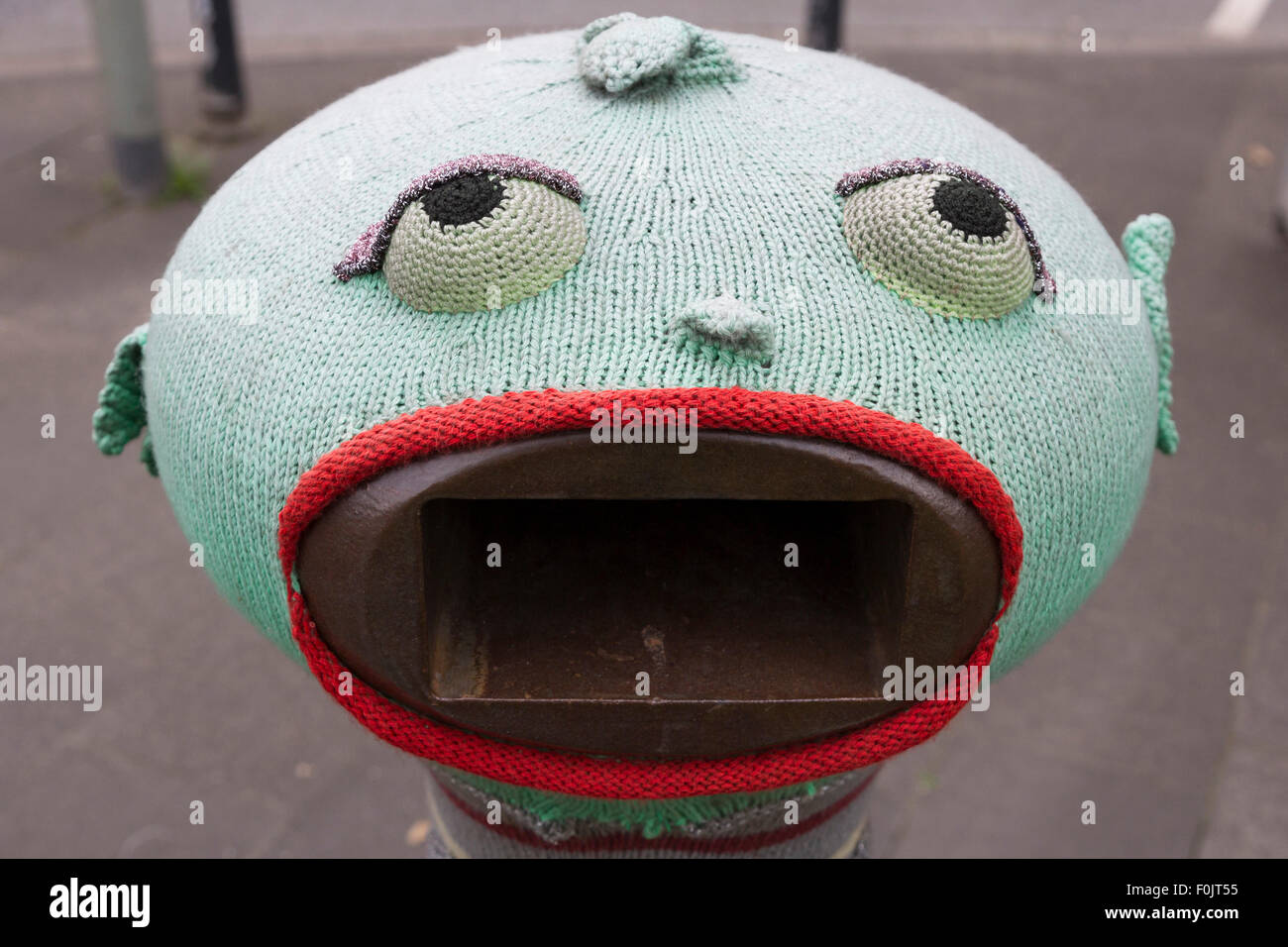 Guerrilla Knitting, Knitted Graffiti or Urban Yarn Bombing in Duisburg ...