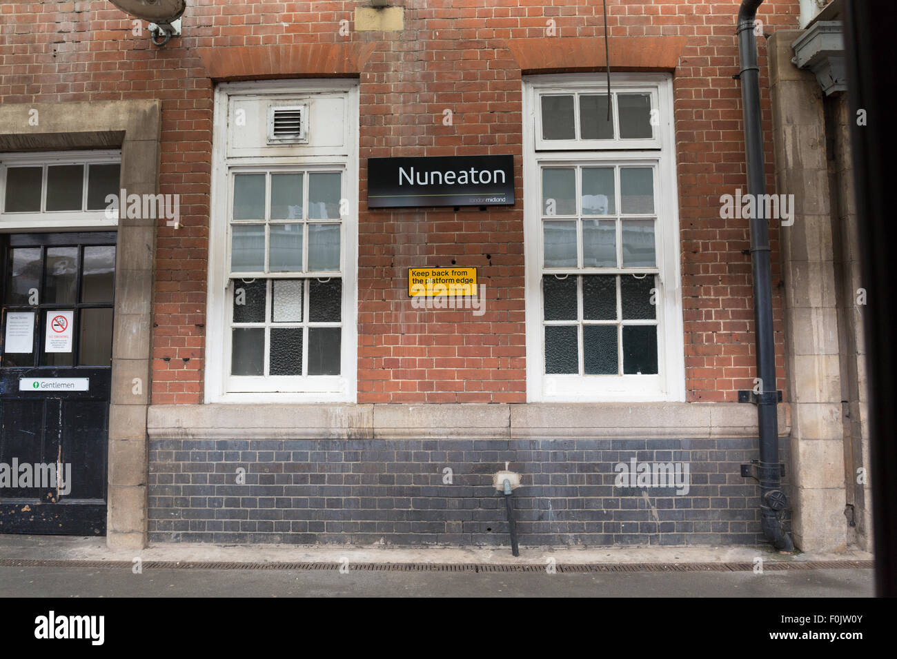 Nuneaton railway station platform, England Stock Photo - Alamy
