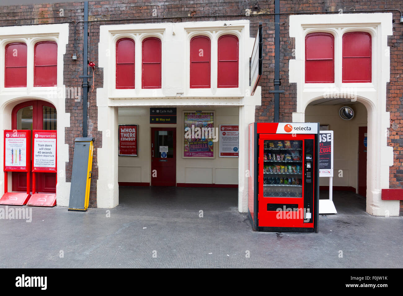 Stoke-on-Trent railway station platform, England Stock Photo - Alamy