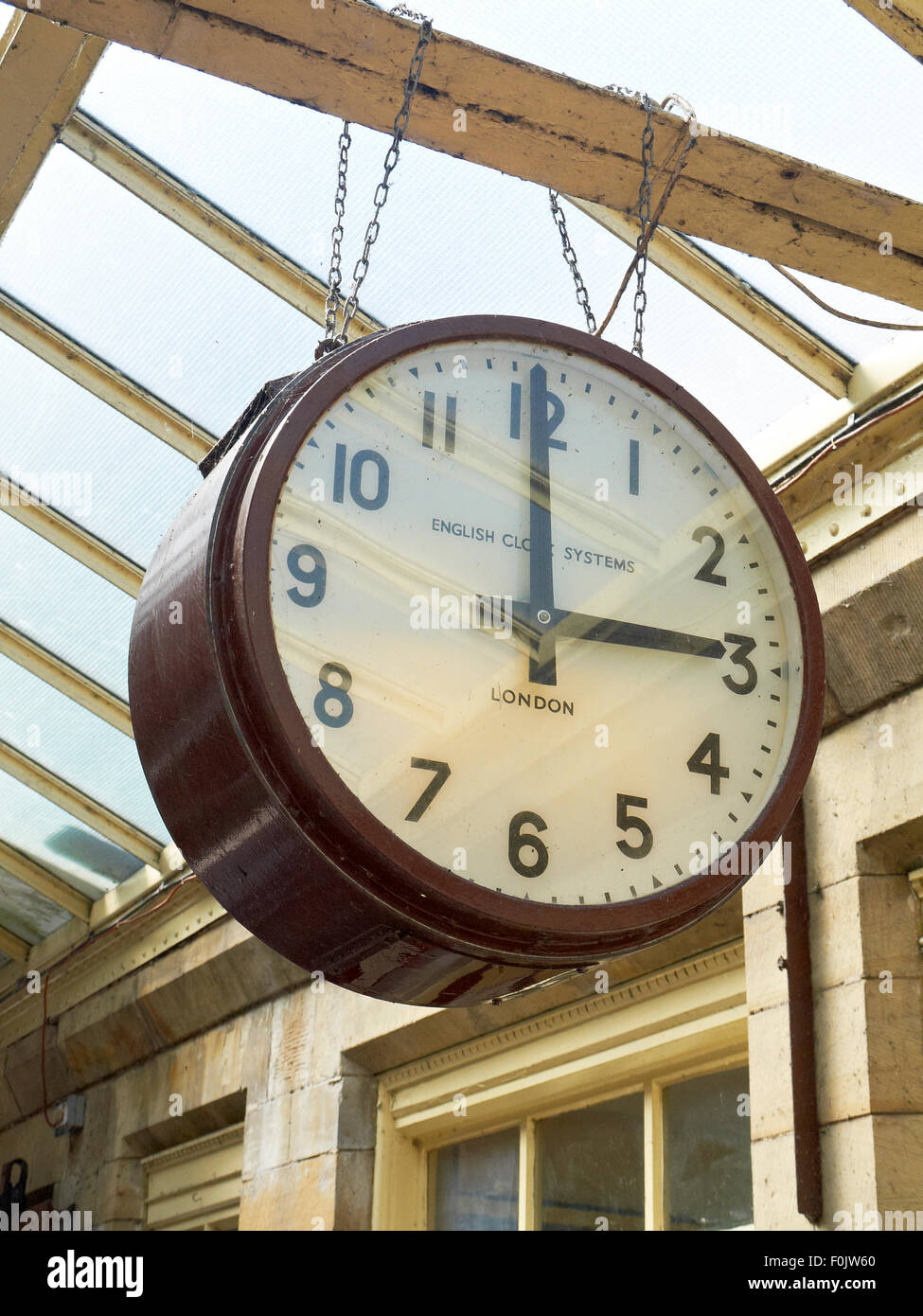Victorian railway clock hi-res stock photography and images - Alamy