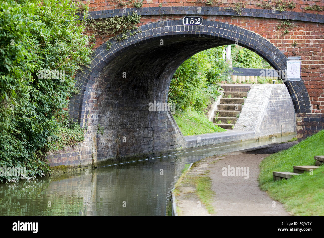 Cropredy Lock Bridge No 152 Stock Photo - Alamy