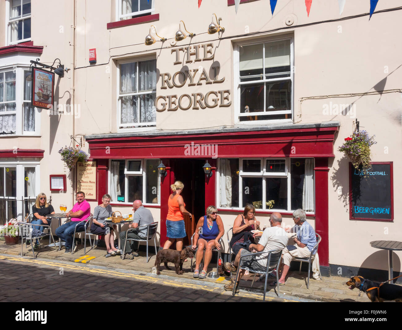 The royal george staithes hi-res stock photography and images - Alamy