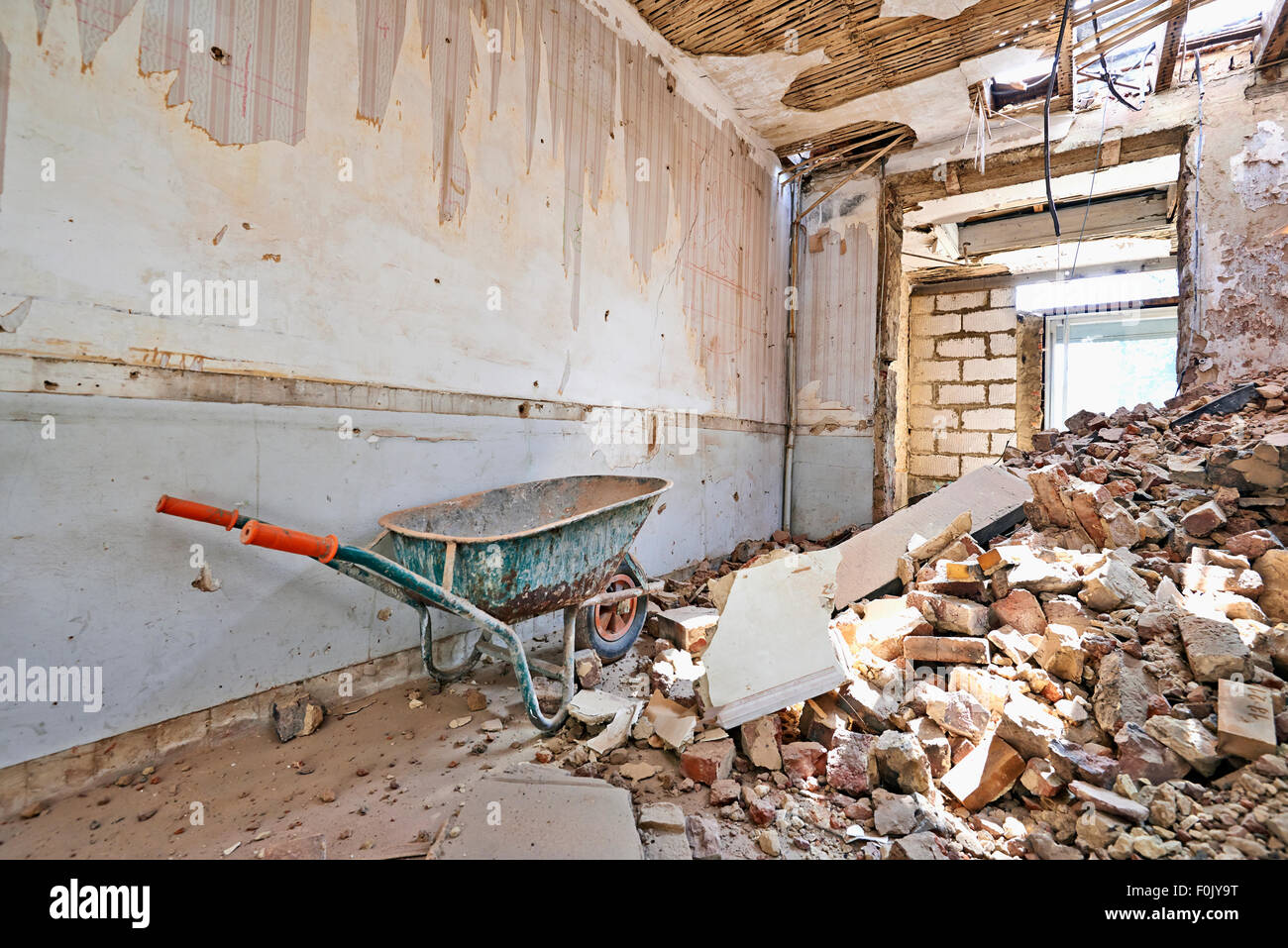 Abandoned room under demolition before renovation Stock Photo - Alamy