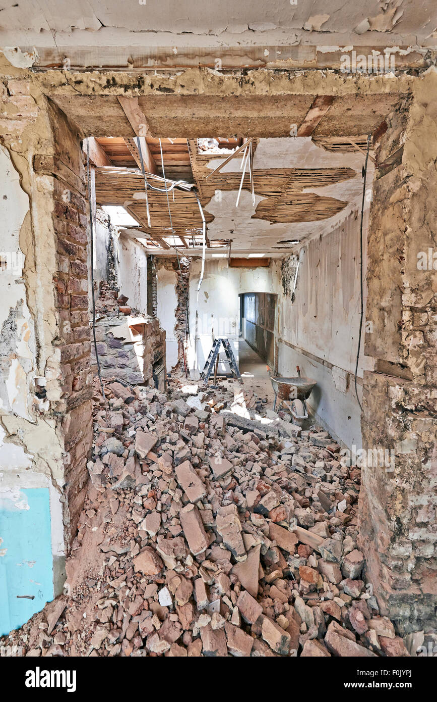 Abandoned room under demolition before renovation Stock Photo - Alamy