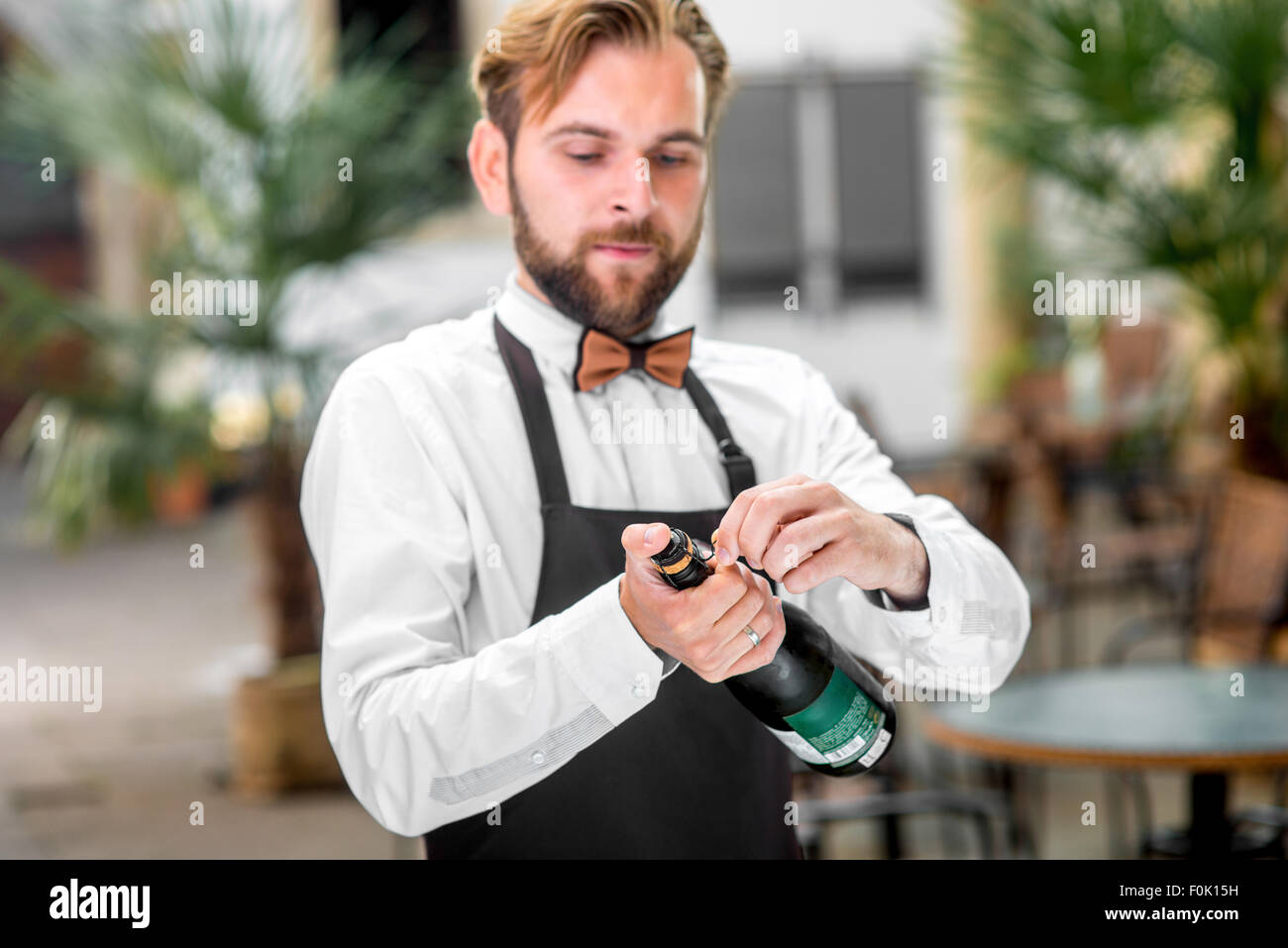 Bar opening night hi-res stock photography and images - Alamy