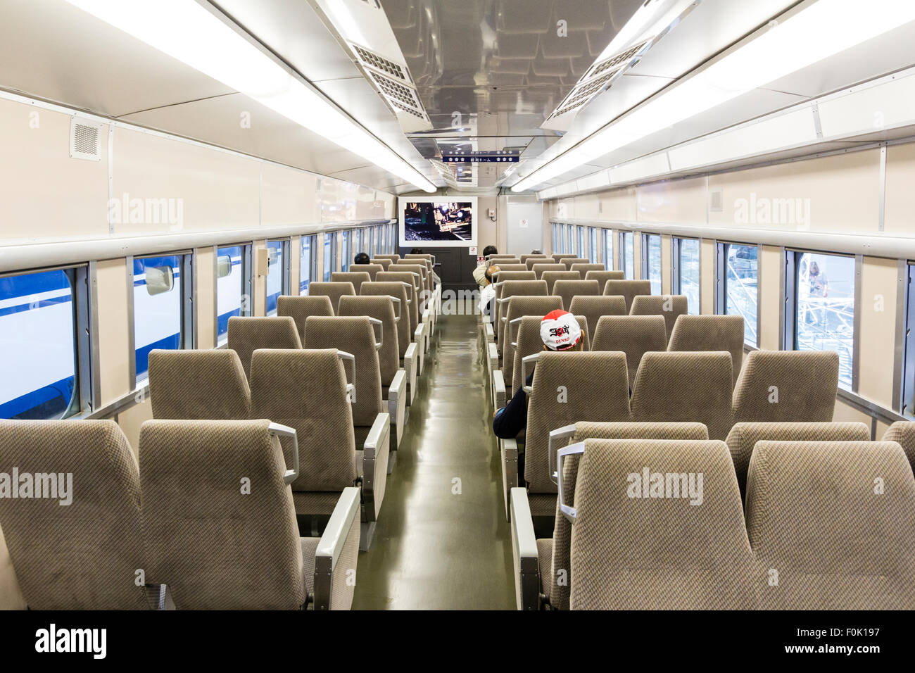 Dr yellow shinkansen hi-res stock photography and images - Alamy
