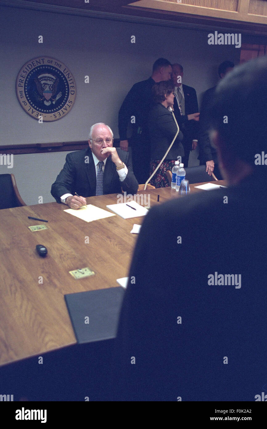 V1543-21 Vice President Cheney with Senior Staff in the President's ...