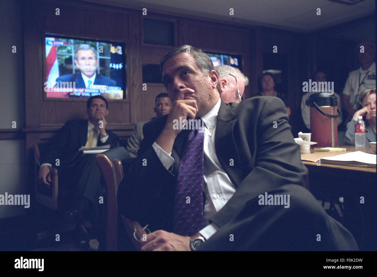 George tenet hi-res stock photography and images - Alamy