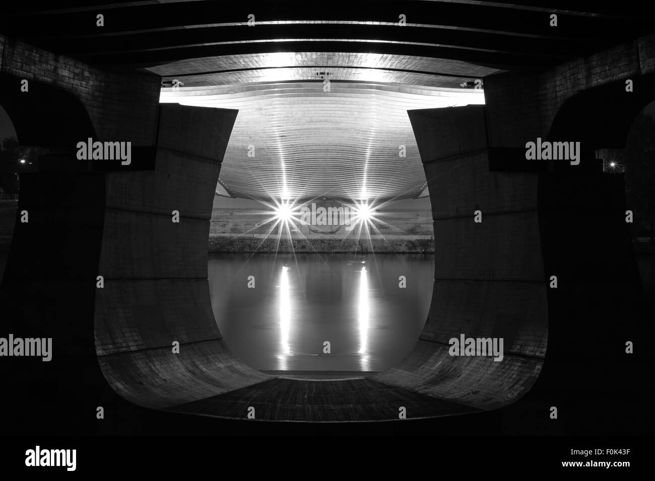 Night view of the Troja Bridge from the river Vltava, Trojsky most ...
