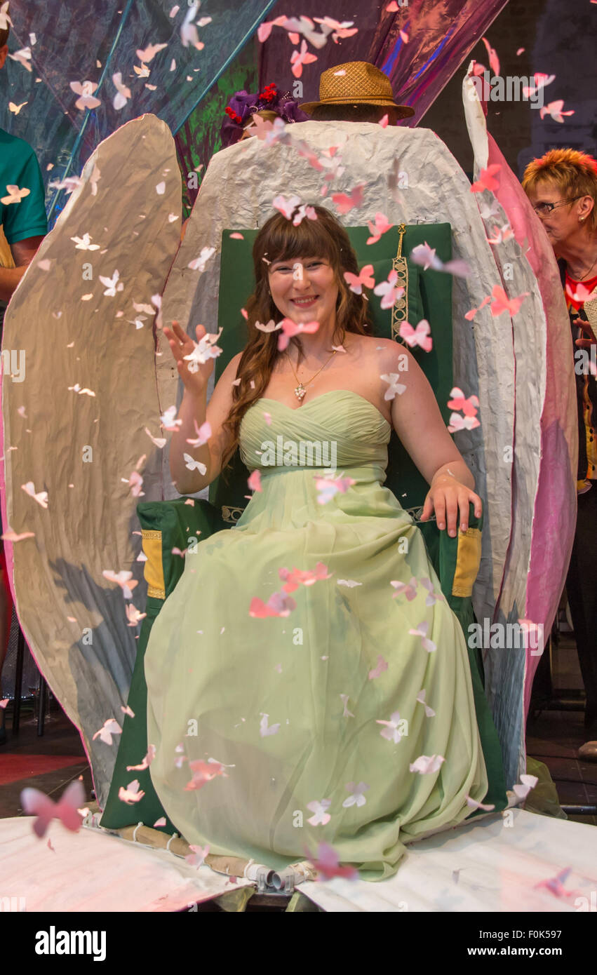 Bad Sulza, Germany. 16th Aug, 2015. New Thuringian Wine Princess Steffi ...