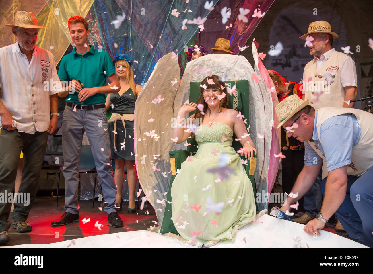 Bad Sulza, Germany. 16th Aug, 2015. New Thuringian Wine Princess Steffi ...