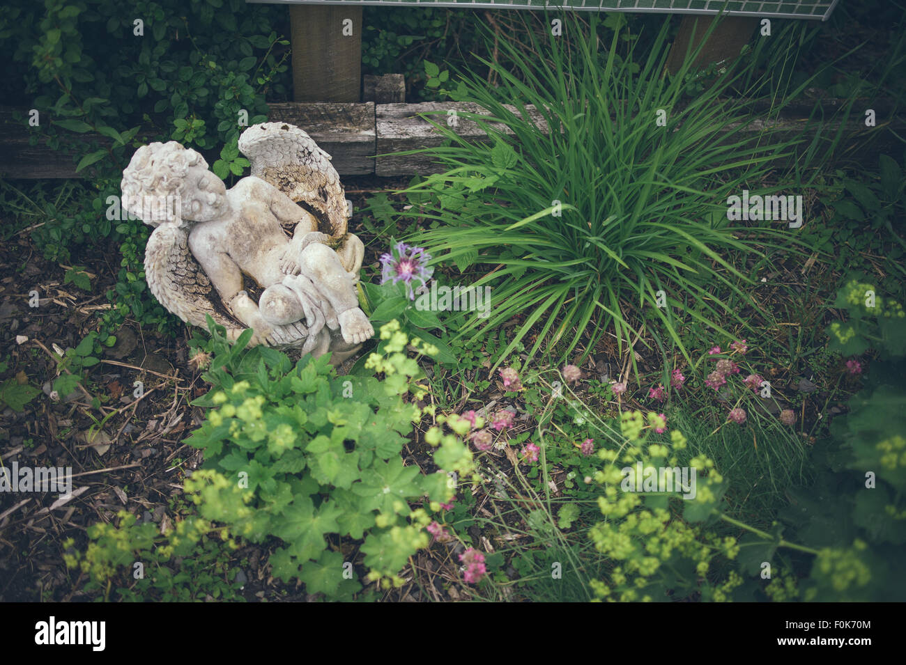 Winged child hi-res stock photography and images - Alamy