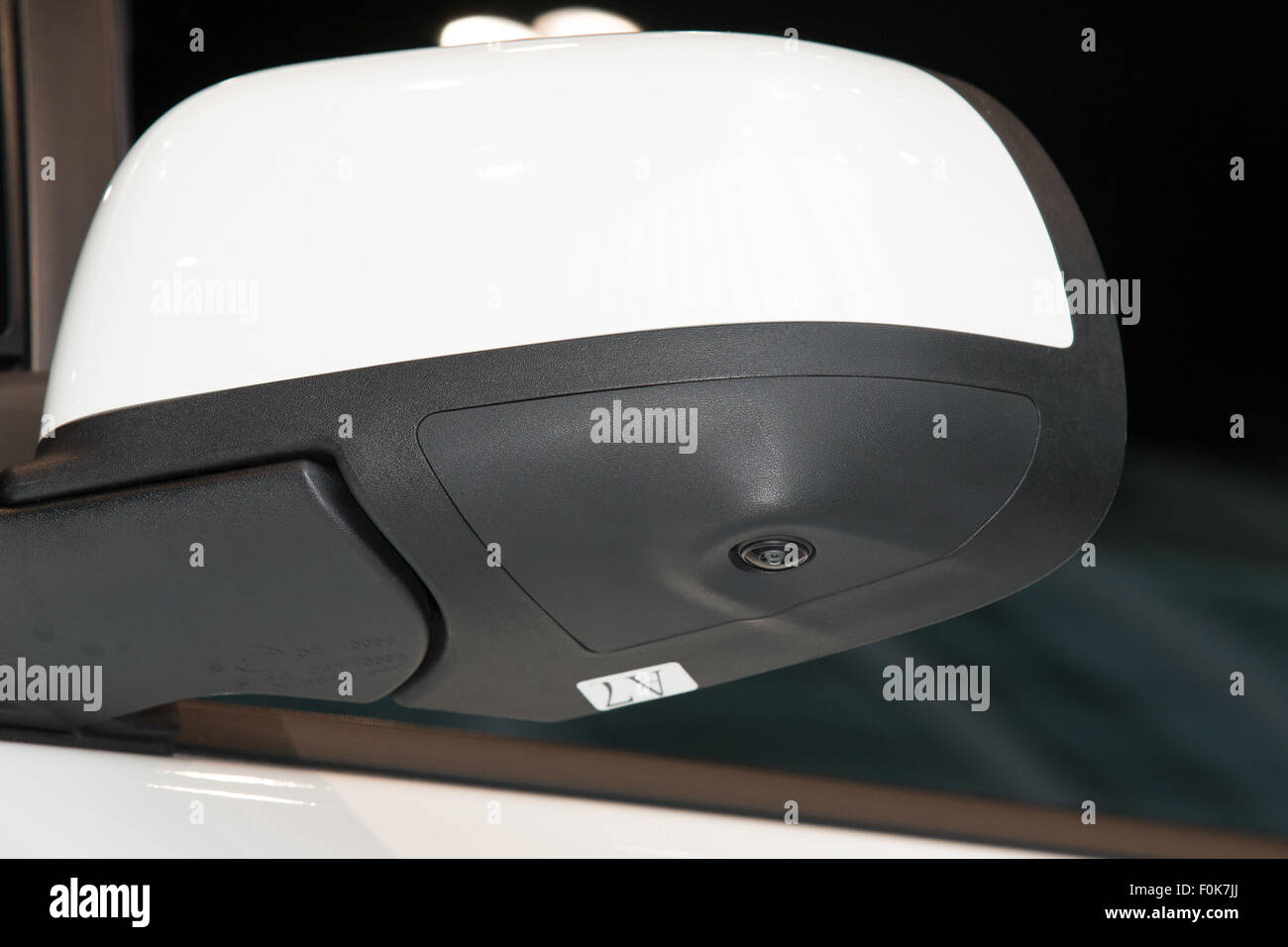 Nissan Autonomous Drive left mirror sensor 2015 Nissan Global ...