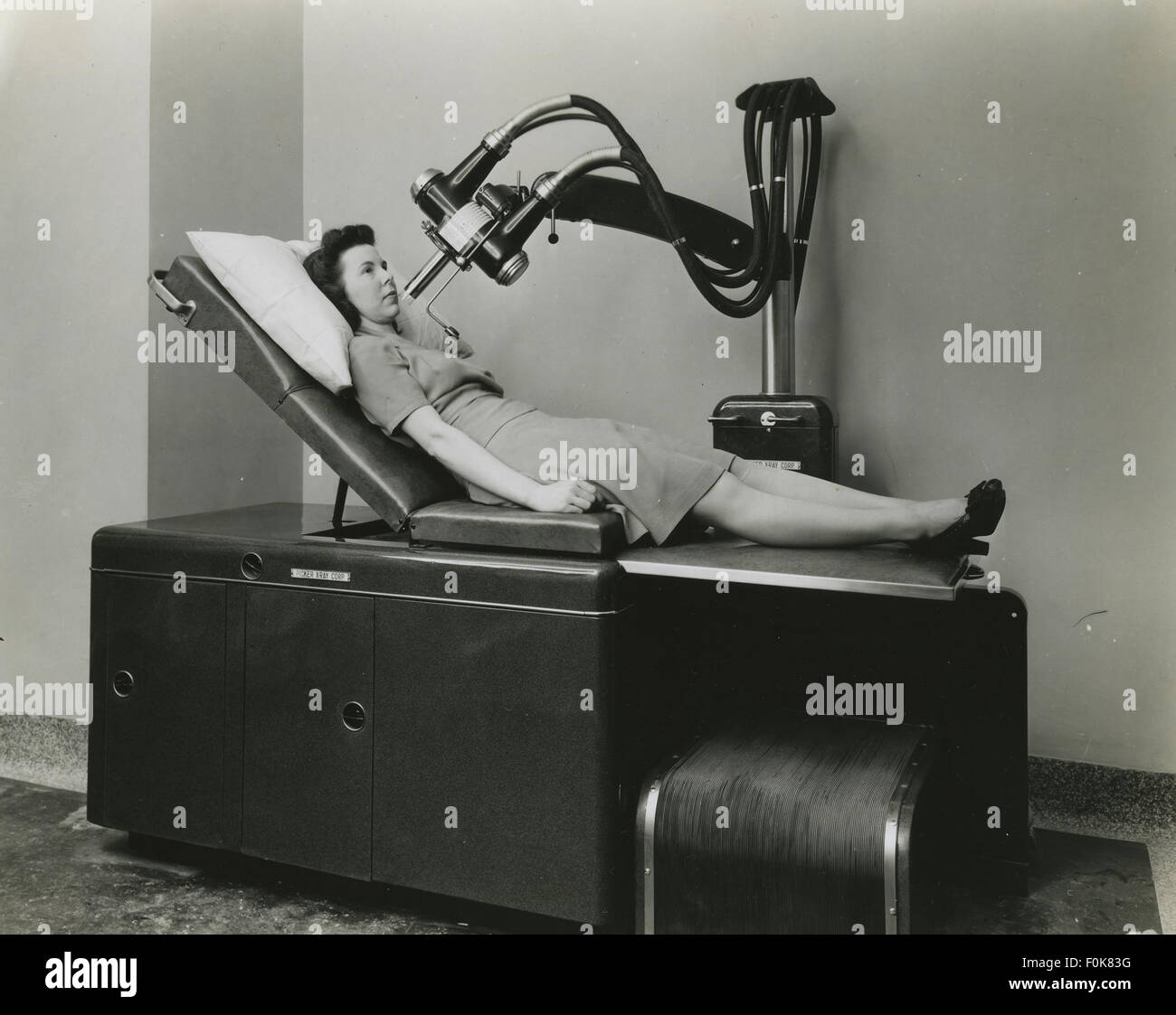 Early x ray machine hi-res stock photography and images - Alamy