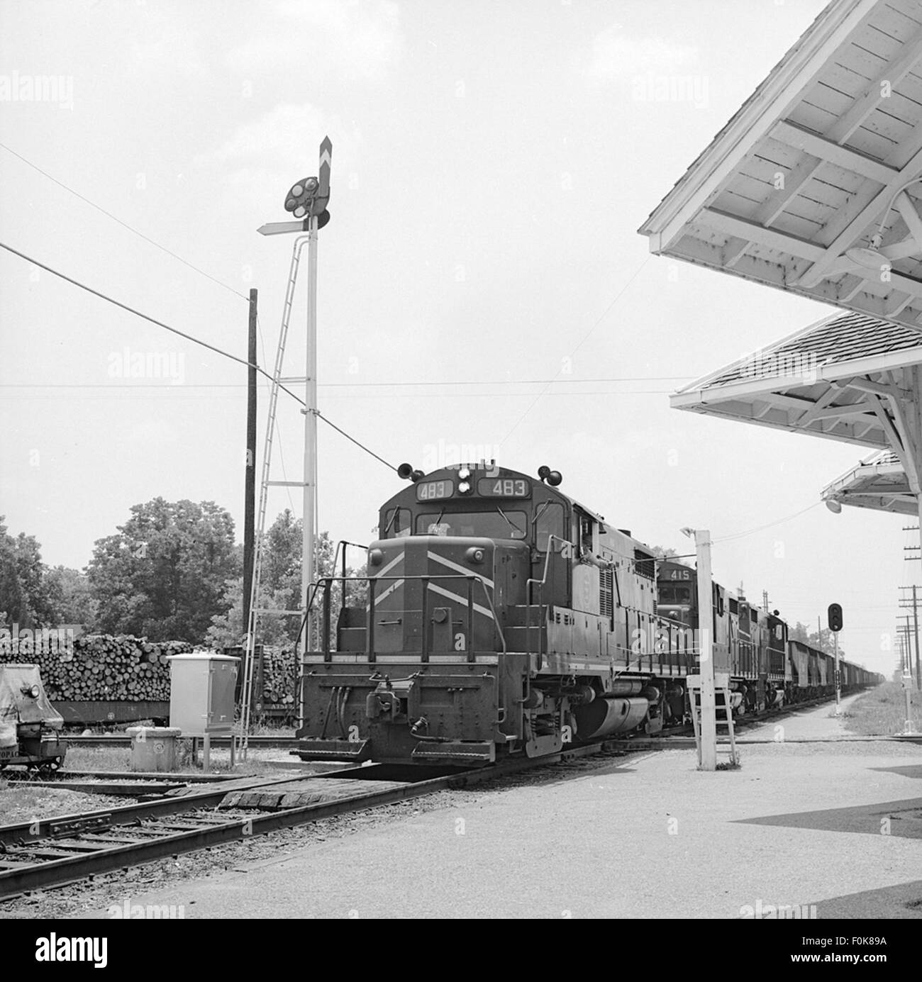 The Missouri Pacific Railroad (MP), seen here with Diesel Electric Road ...