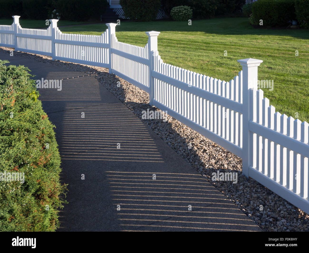 White pathway hi-res stock photography and images - Alamy