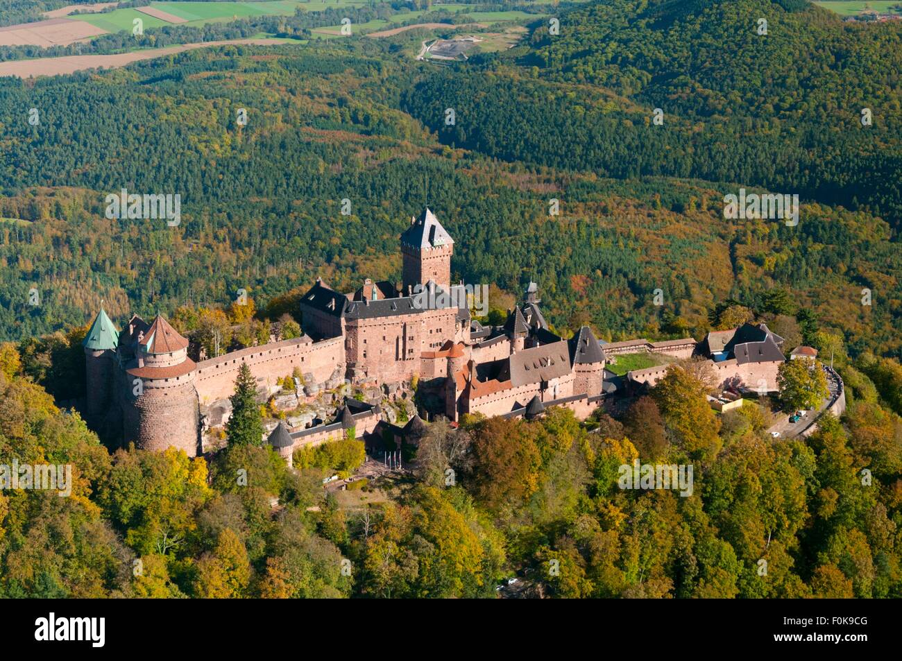 Château du haut koenigsbourg castle 67 hi-res stock photography and ...