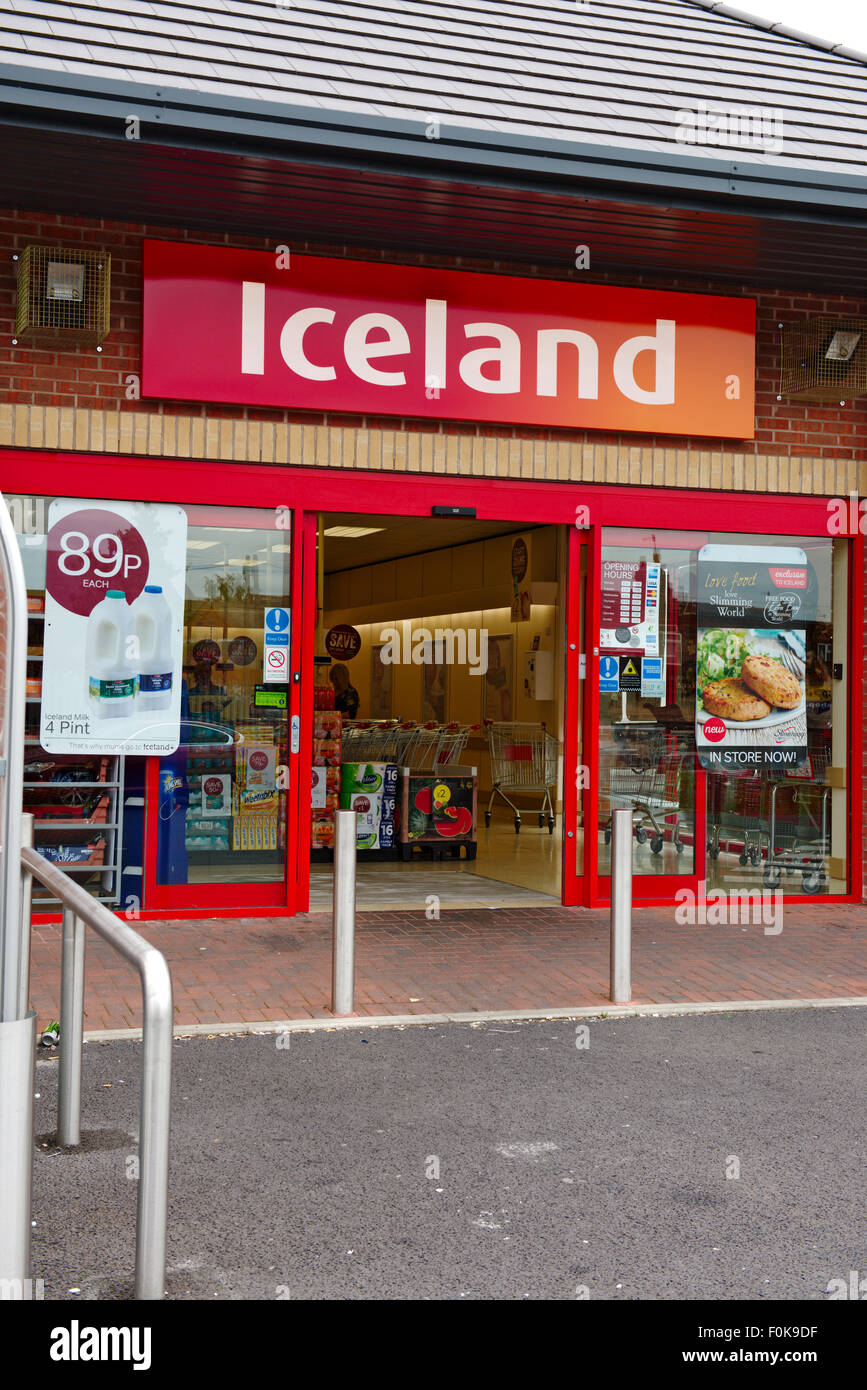Iceland store sign hi-res stock photography and images - Alamy