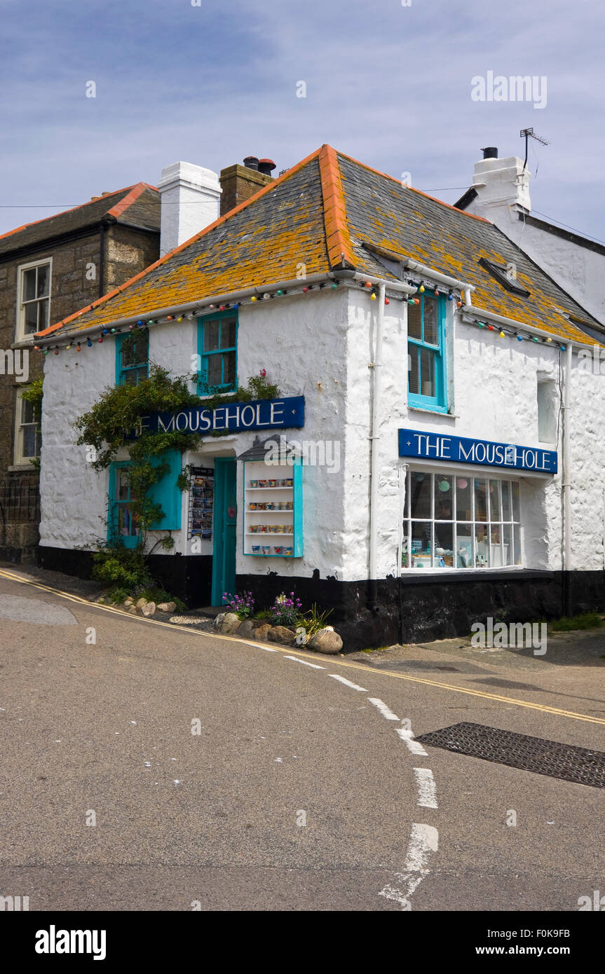 Vertical street view of Mousehole in Cornwall Stock Photo - Alamy