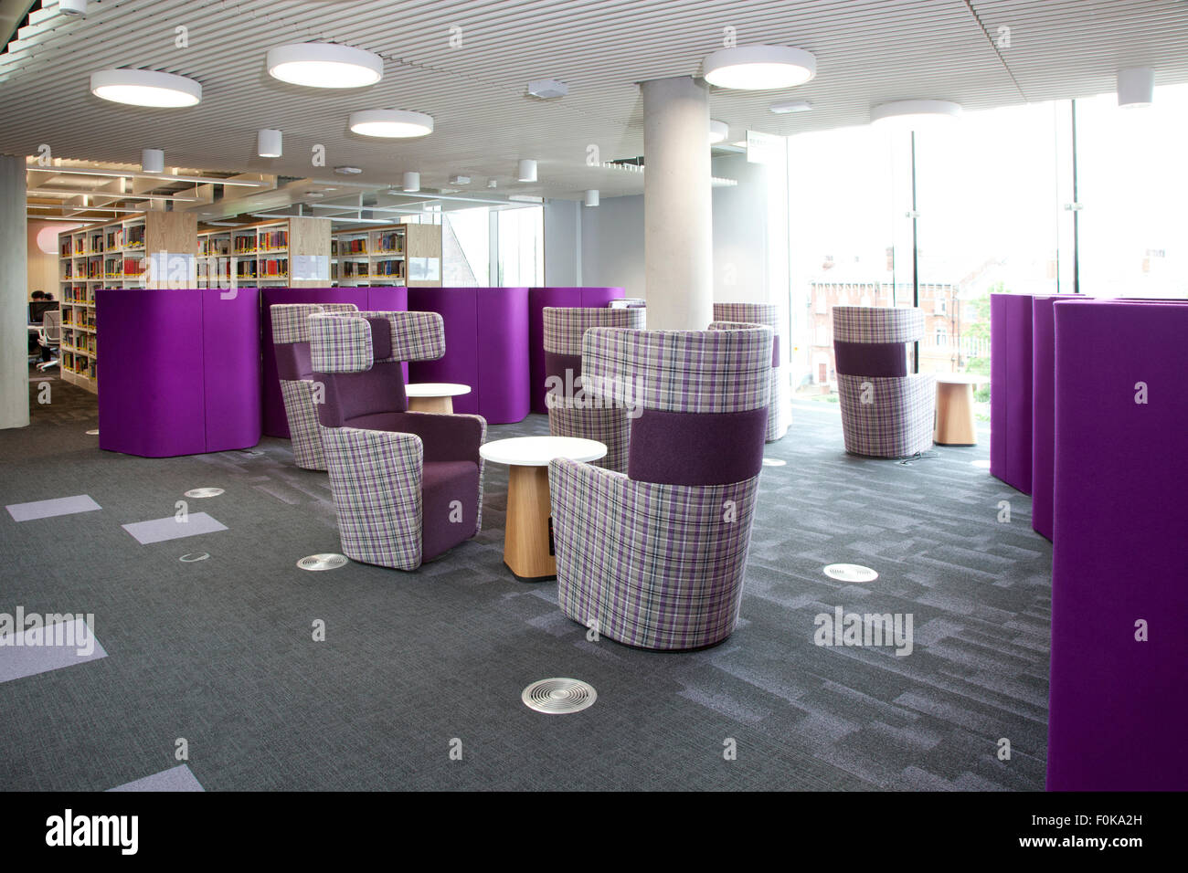 Leeds university students relax hi-res stock photography and images - Alamy