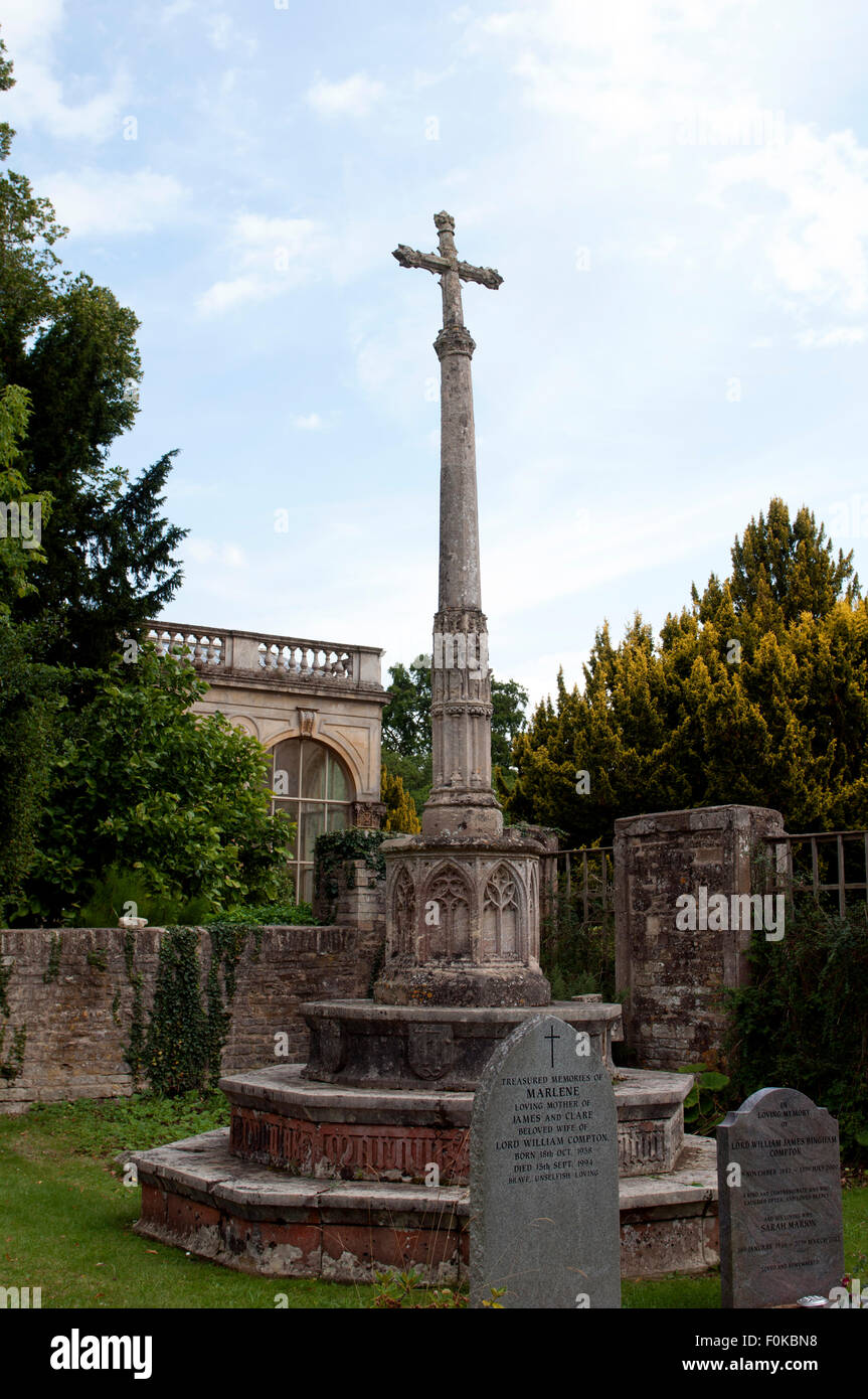 Gothic cross hi-res stock photography and images - Alamy