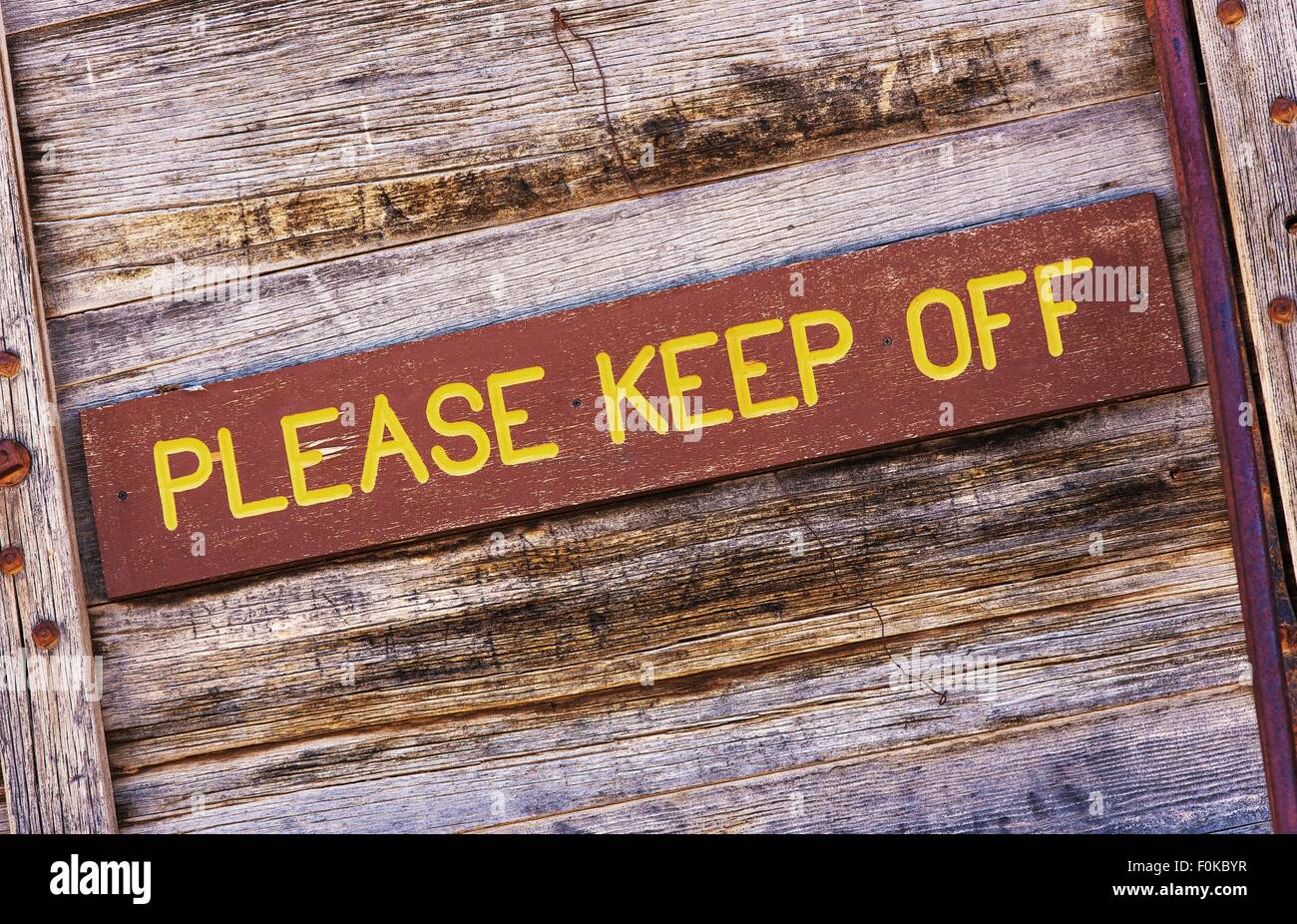 Please Keep Off Wooden Sign on the Aged Wooden Wall Stock Photo - Alamy