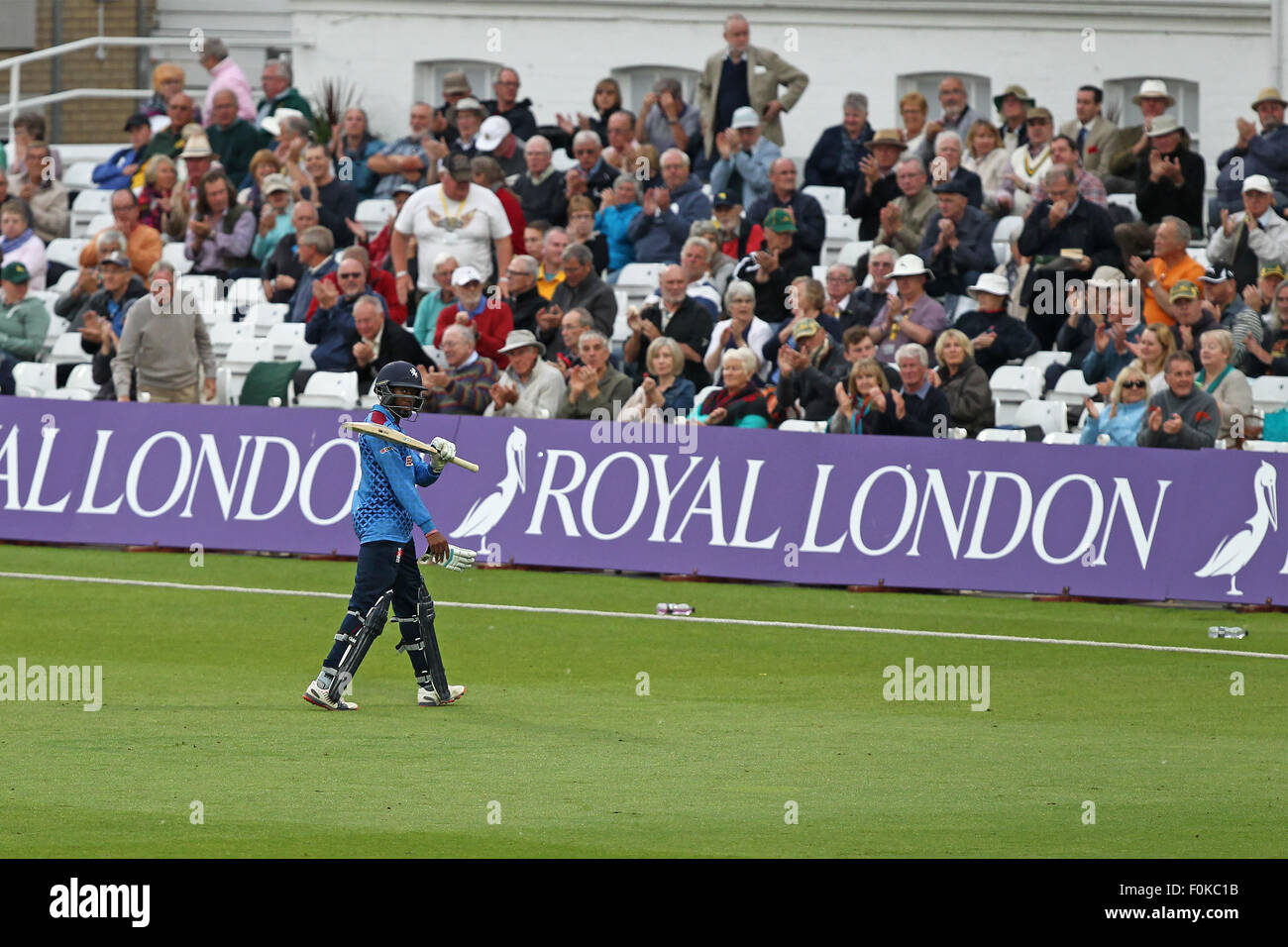 Nottingham, UK. 17th Aug, 2015. Royal London One Day Cup. Notts Outlaws ...