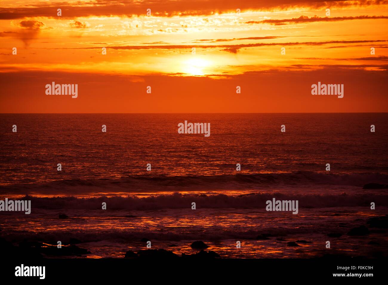 Scenic Red Ocean Sunset. Ocean Scenery Stock Photo - Alamy