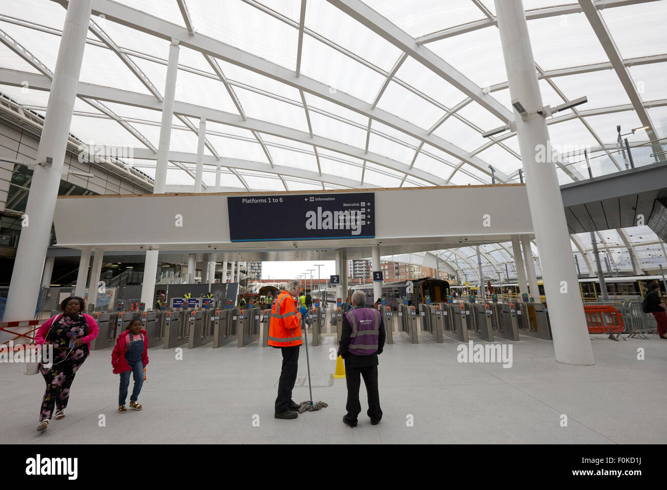 Victoria Station Interior High Resolution Stock Photography and Images ...