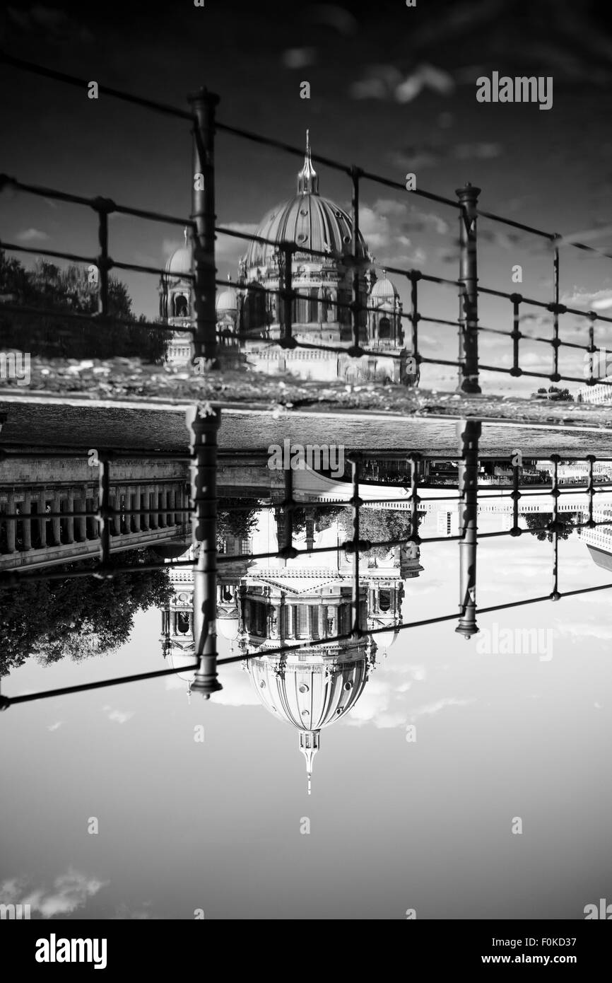 Germany cathedral berliner dom Black and White Stock Photos & Images ...