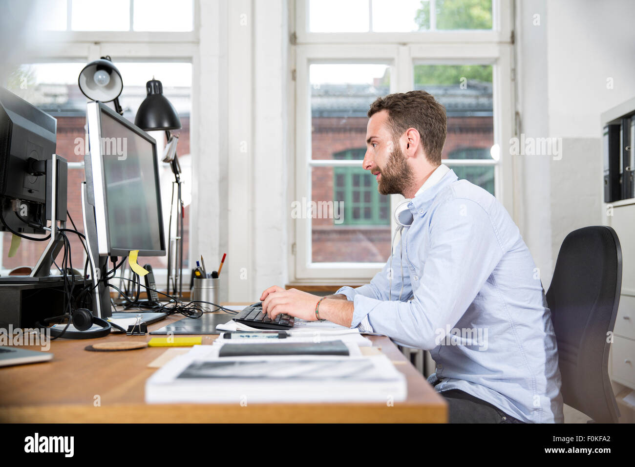Body computer man hi-res stock photography and images - Alamy