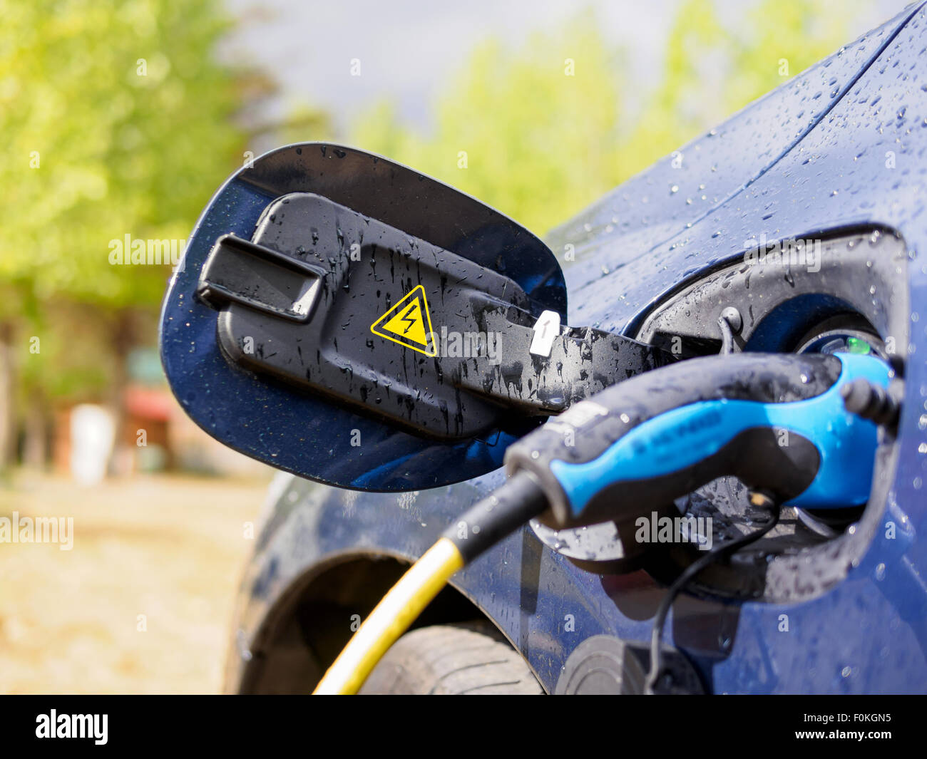 Reloading sign hi-res stock photography and images - Alamy