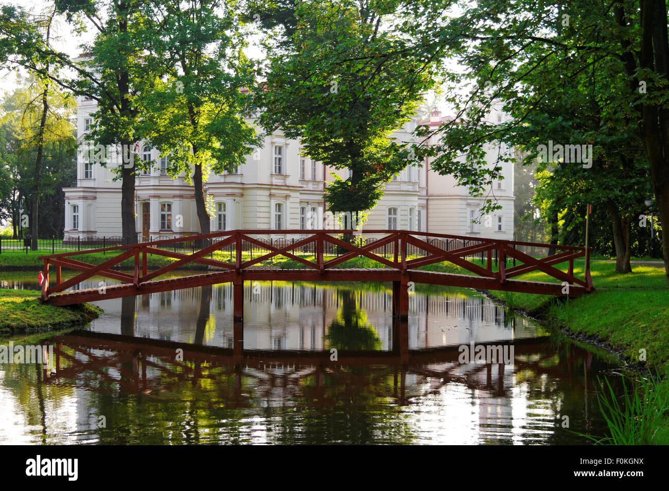 Small palace hi-res stock photography and images - Alamy