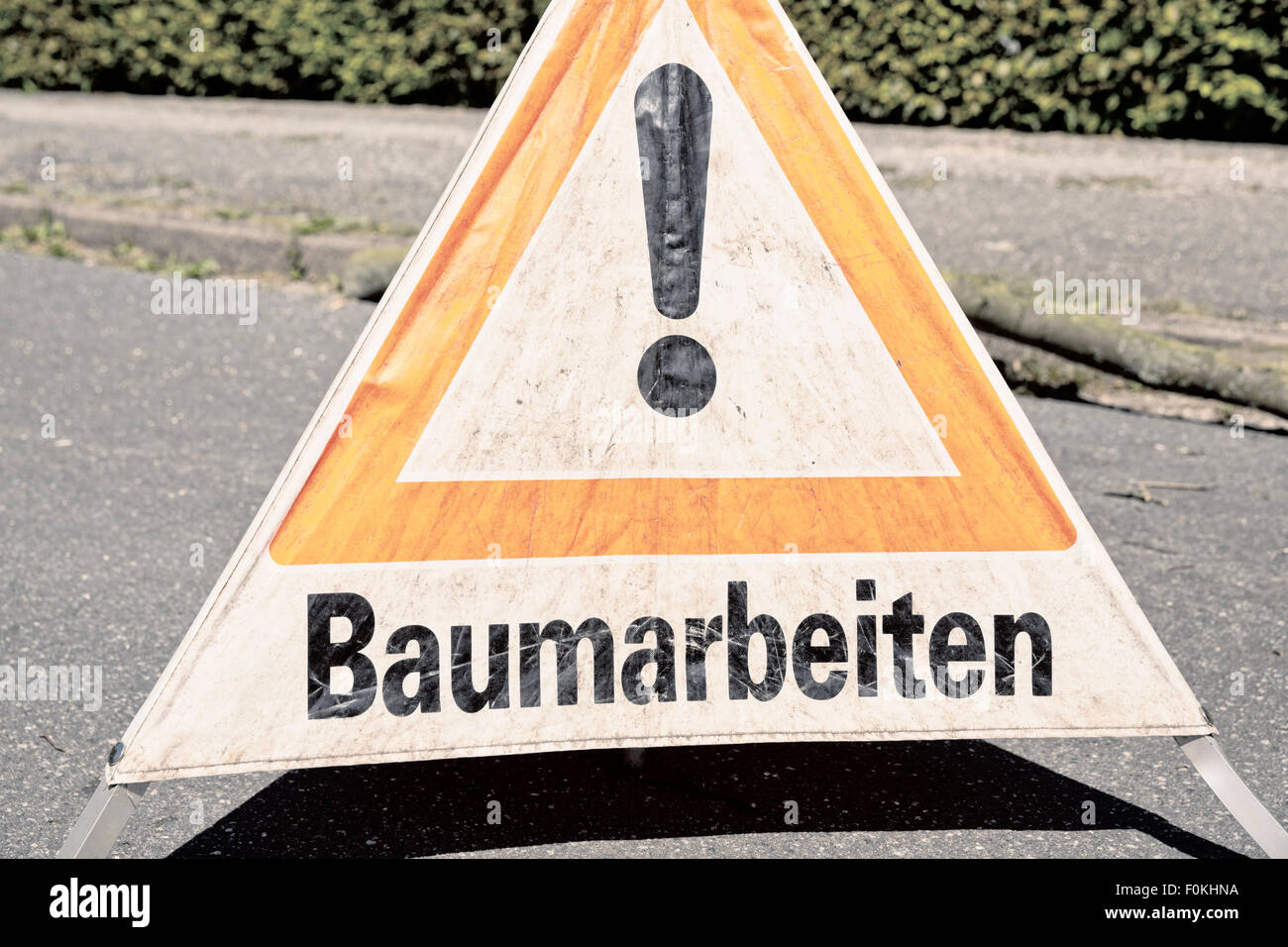 Image of a warning sign hi-res stock photography and images - Alamy