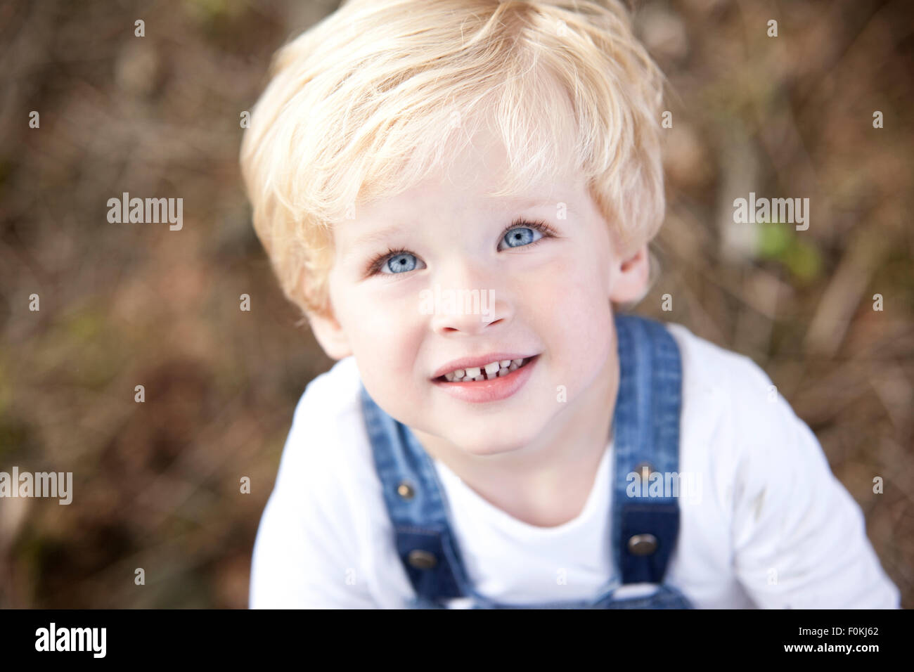 Portrait of smiling little boy Stock Photo - Alamy
