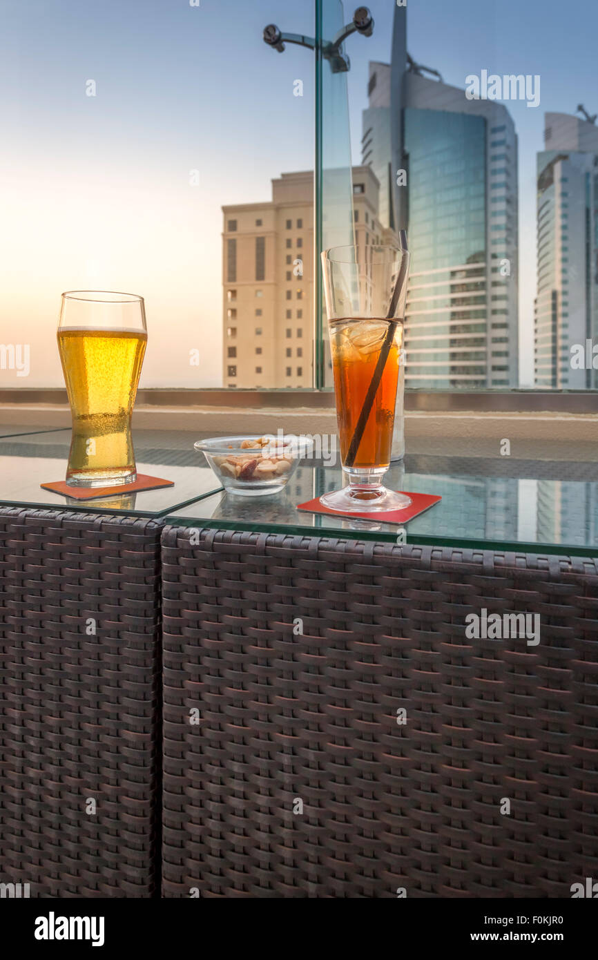 Drinks bar dubai marina hi-res stock photography and images - Alamy