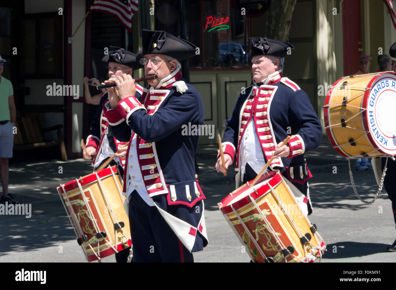 Troop drum hi-res stock photography and images - Alamy