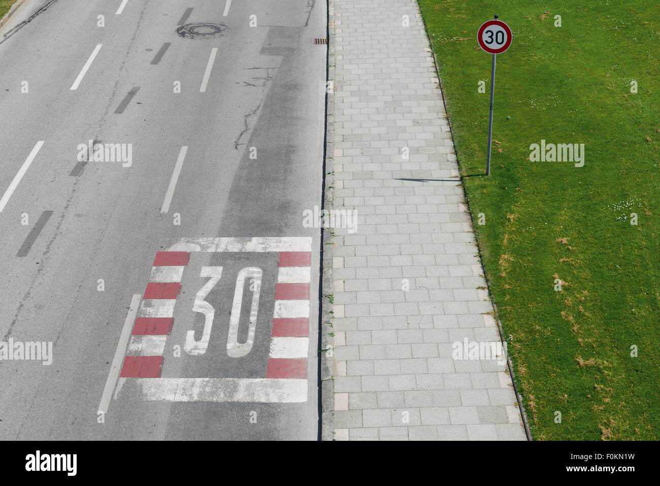 Germany, Bavaria, Munich, speed limit sign Stock Photo - Alamy