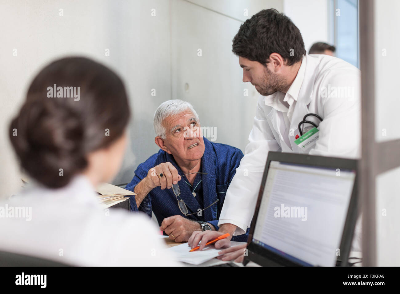 Hospital reception africa hi-res stock photography and images - Alamy
