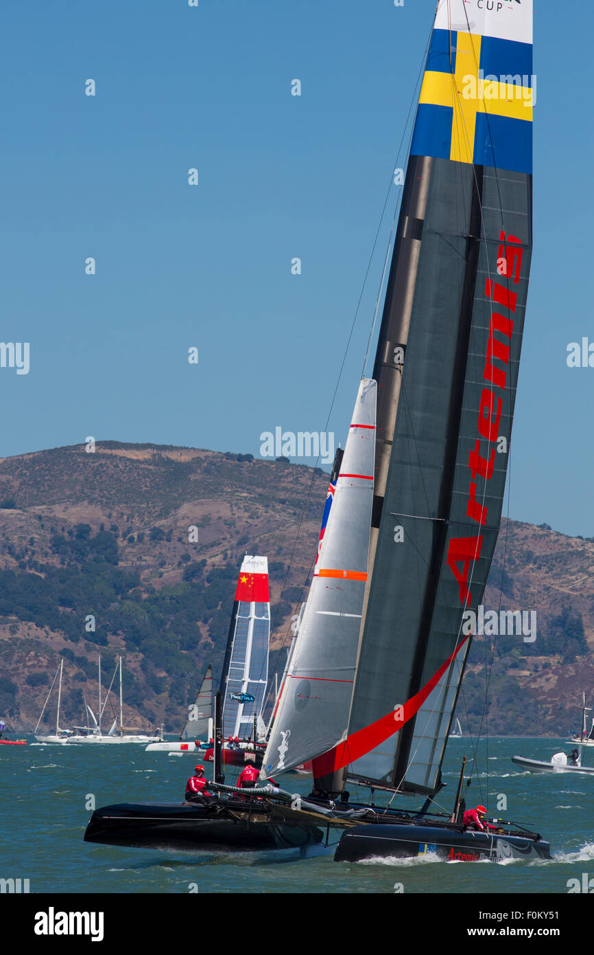 Group of catamaran team race hi-res stock photography and images - Alamy