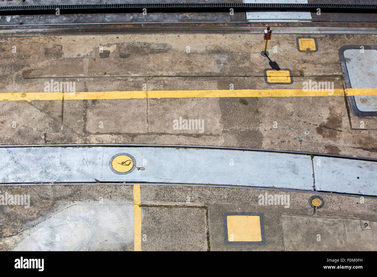 Road ground signs hi-res stock photography and images - Alamy