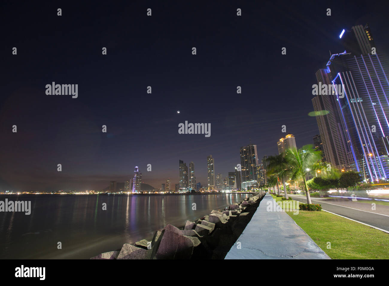 Seafront avenue at night in Panama City with long time exposure. Panama ...