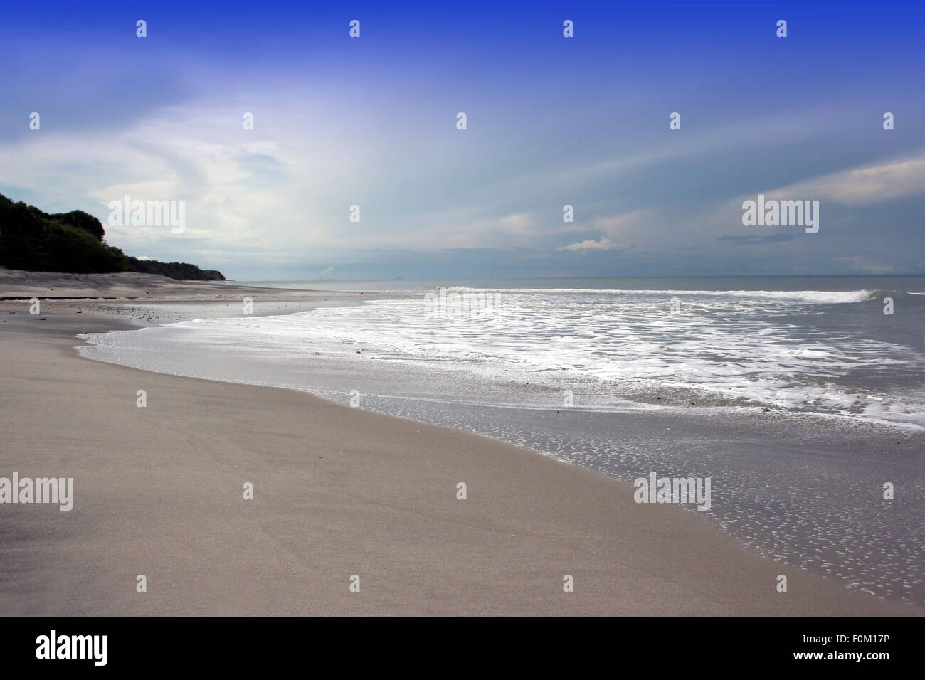 Beautiful deserted beach in the pacific coast of Panama Stock Photo - Alamy